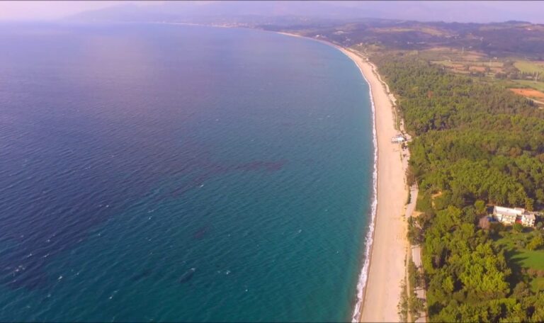 Αυτές είναι οι 11 παραλίες με τις γαλάζιες σημαίες φέτος στην Ήπειρο
