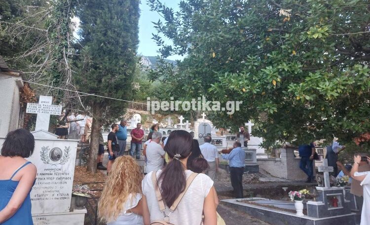 Πανηγύρι στο Πωγώνι: Η στιγμή που τα κλαρίνα παίζουν στο νεκροταφείο ...